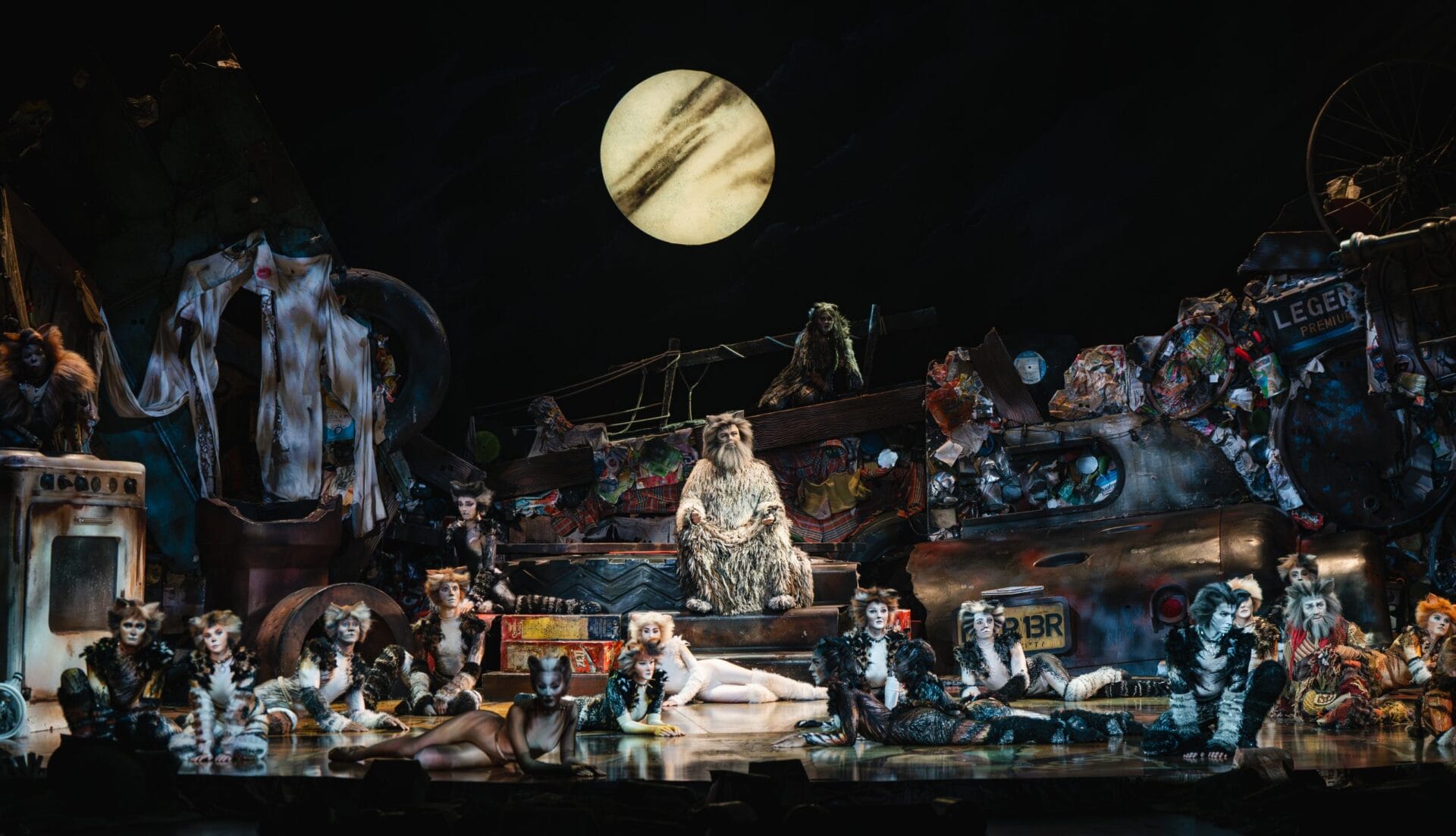 ATG Black Sale: Bis zu 50 % Rabatt auf Musicals wie Cats, Abenteuerland ...