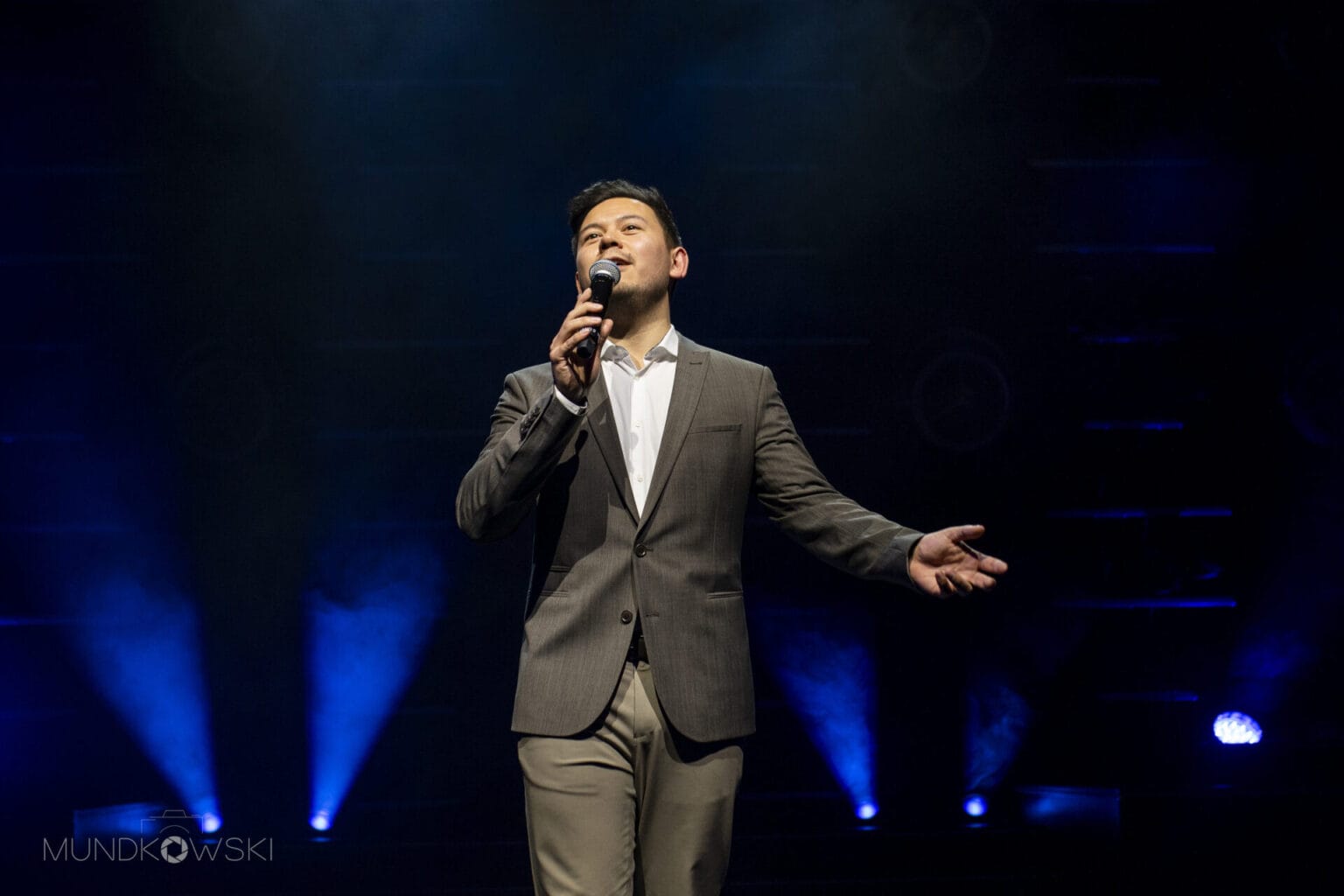 Dennis Schulze erwirbt First Stage Theater in Hamburg! » Musicalpuls