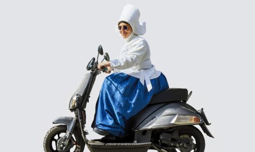 "Die Amme": Neuer Song "Guten Tag, liebes Glück" stimmt auf ...